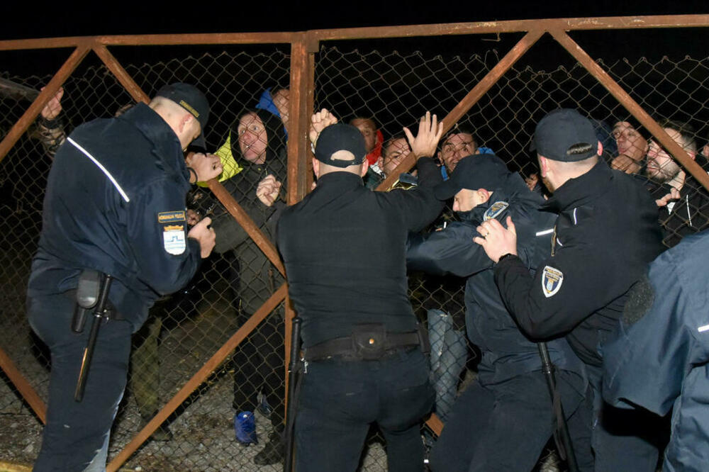 Botun je „pao”, Vlada ne mrda - Pocetna.me