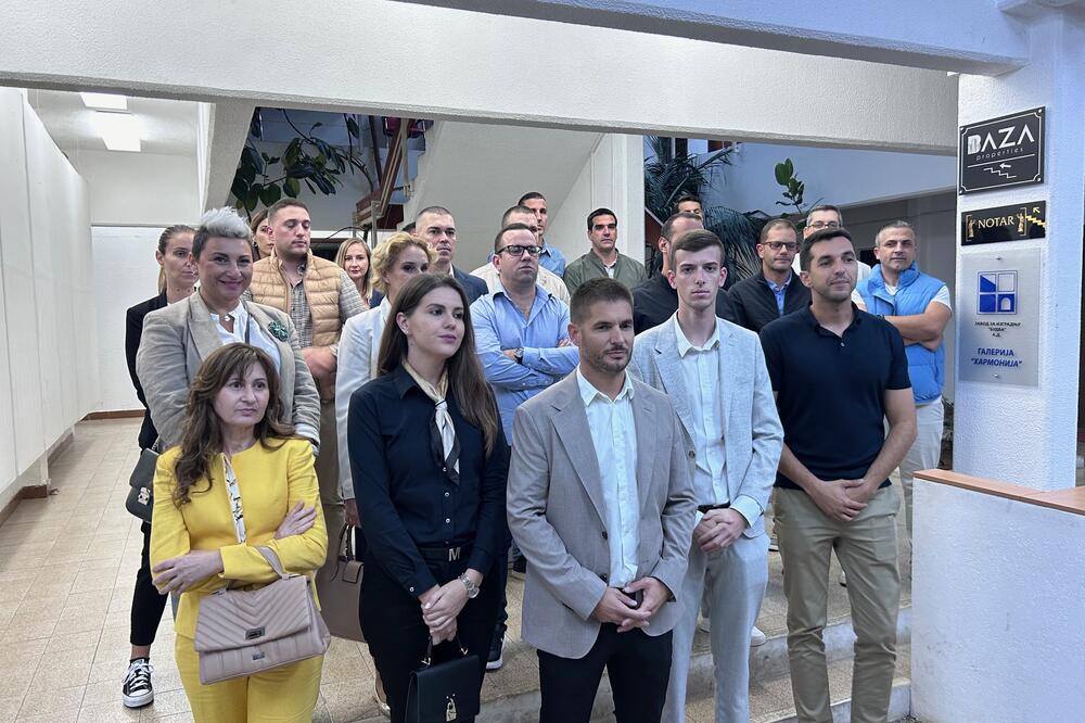 "Pokret za Grad" predao listu, Zenović: Budva je zarobljen grad ...