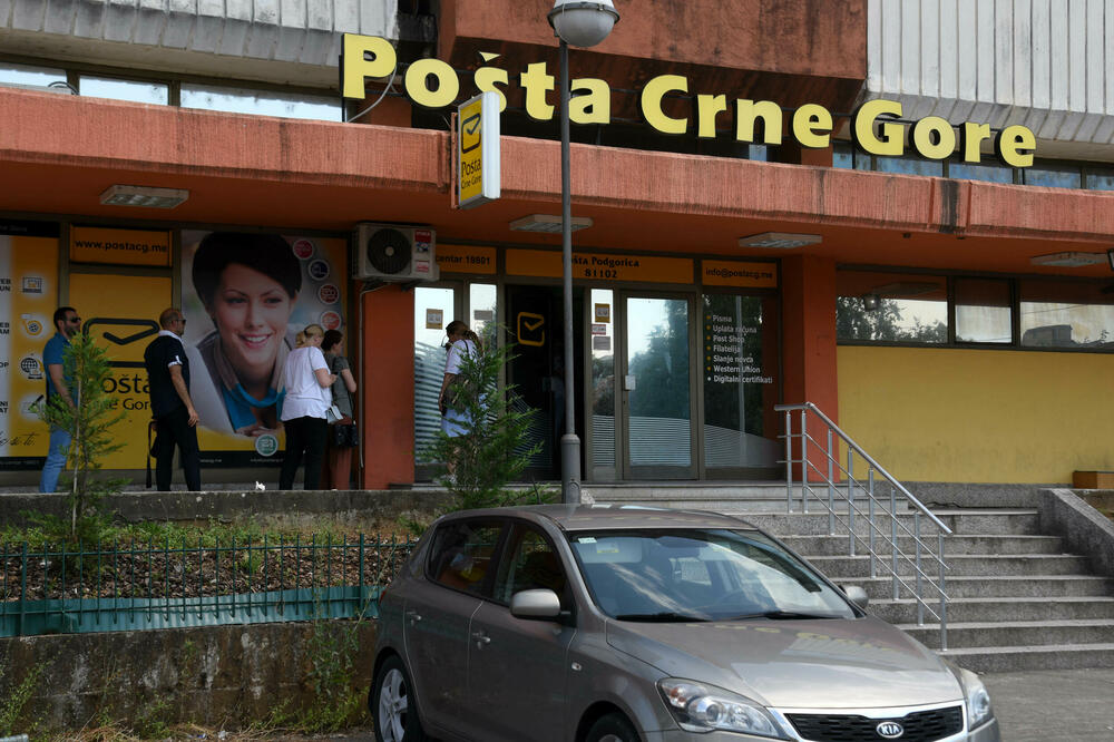 Pošta prima kartice samo jedne banke, za druge se plaća 5 eura za svaku ...