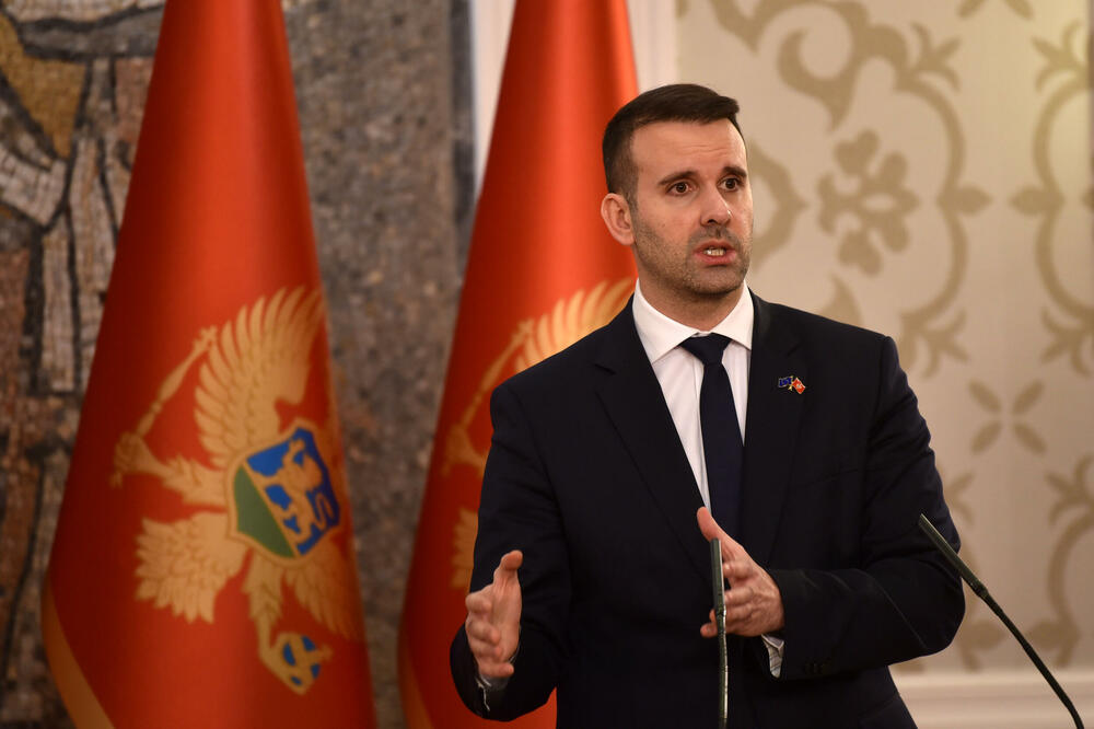 Spajić: Ako ima neko da je zakinut u januaru, ja ću mu iz svog džepa isplatiti - Pocetna.me