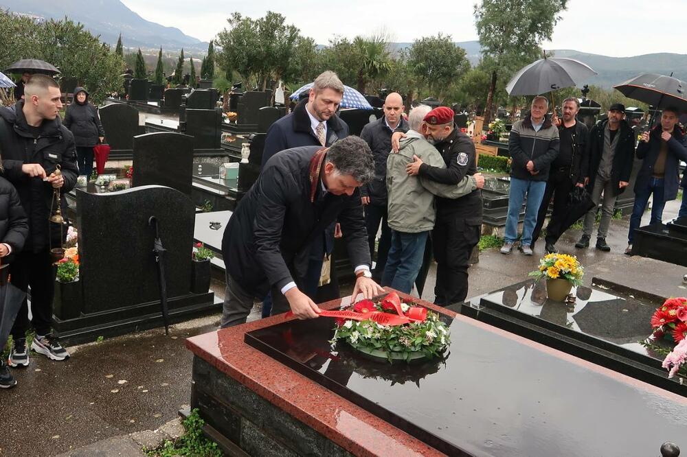 U Tivtu obilježena 26. godišnjica NATO bombardovanja SRJ: Otkriven ...