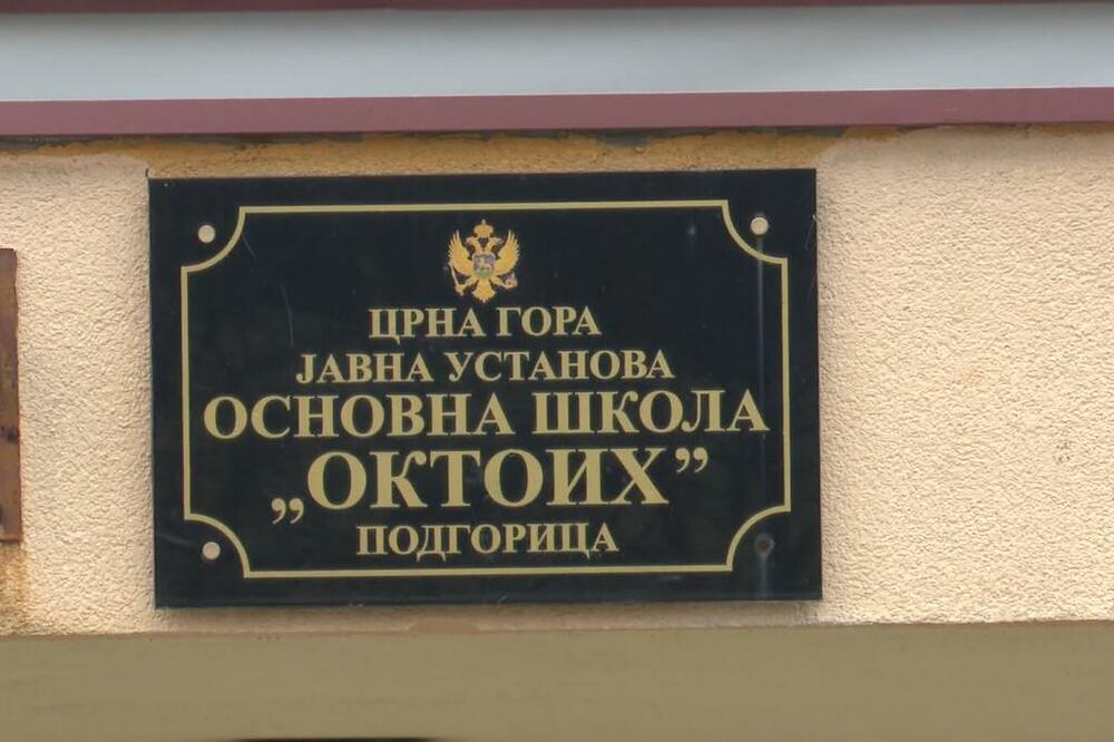 Učenik sa posebnim obrazovnim potrebama OŠ "Oktoih" prolazi kroz ...